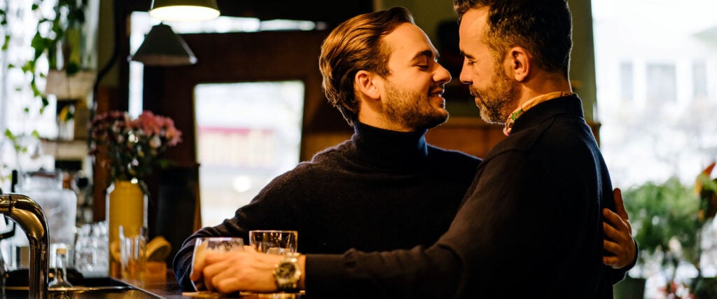 Does he like me? Tips on how to tell if a guy likes you