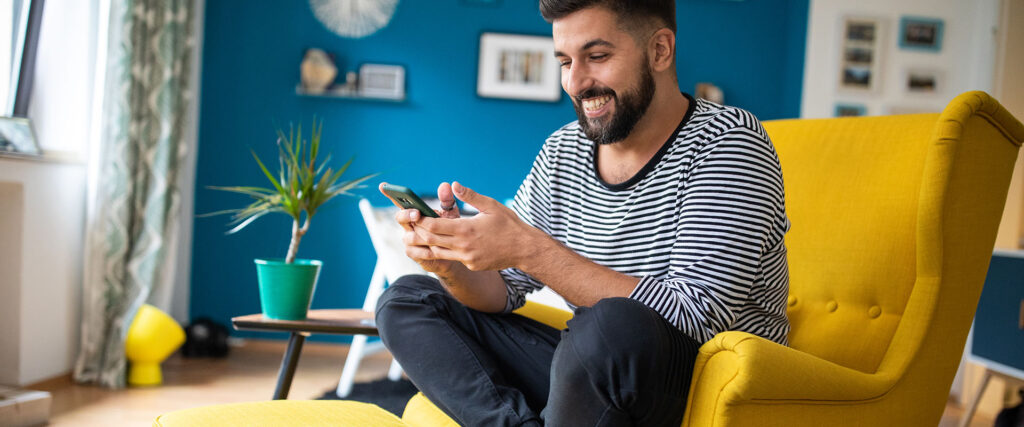 How to Start a Conversation on a Dating App – A Guide