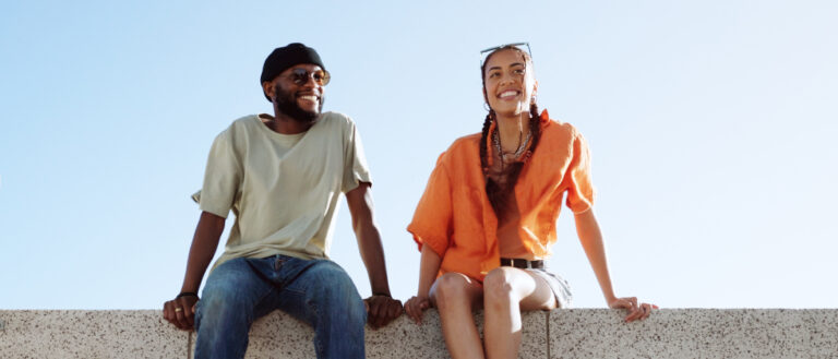 Body Language and Signs of Attraction - A Guide